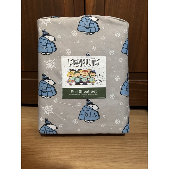 Peanuts | Bedding | Peanuts Snoopy Puffy Coat Full Size Sheet Set ...